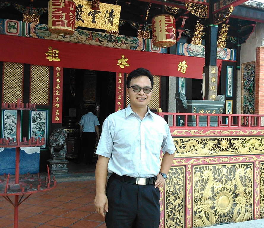 Lawrence Y. Deng 鄧有光